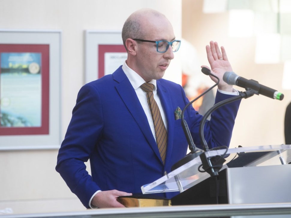 Andrew Knack elected mayor of Edmonton in rejection of party politics ...